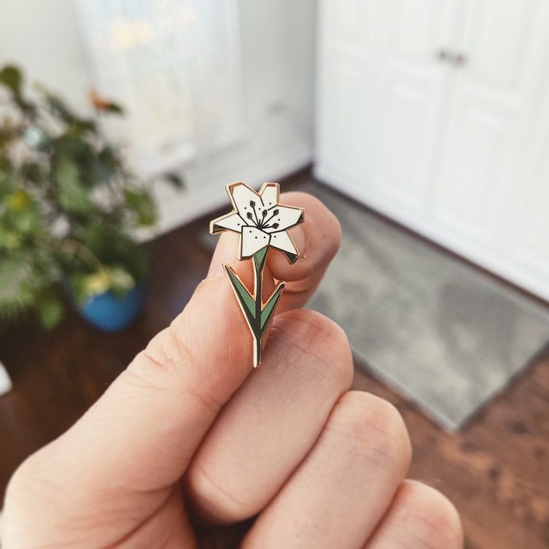 Flower Lily Hard Enamel Pin • Cute Pins, Lily Pin, Wildflowers, Pure ...