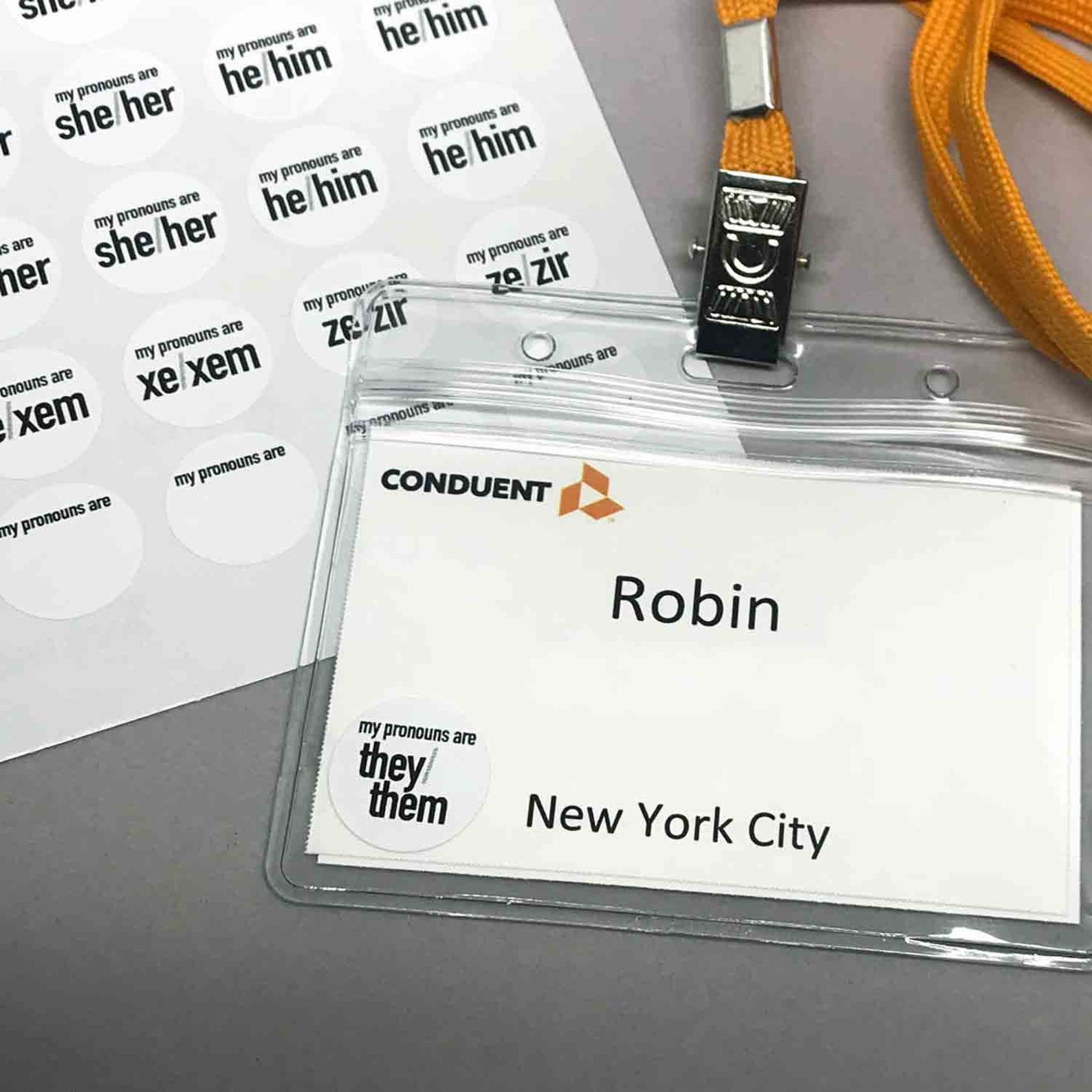 500 Small Round Pronoun Stickers for Conference Badges, Nametags, Etc ...