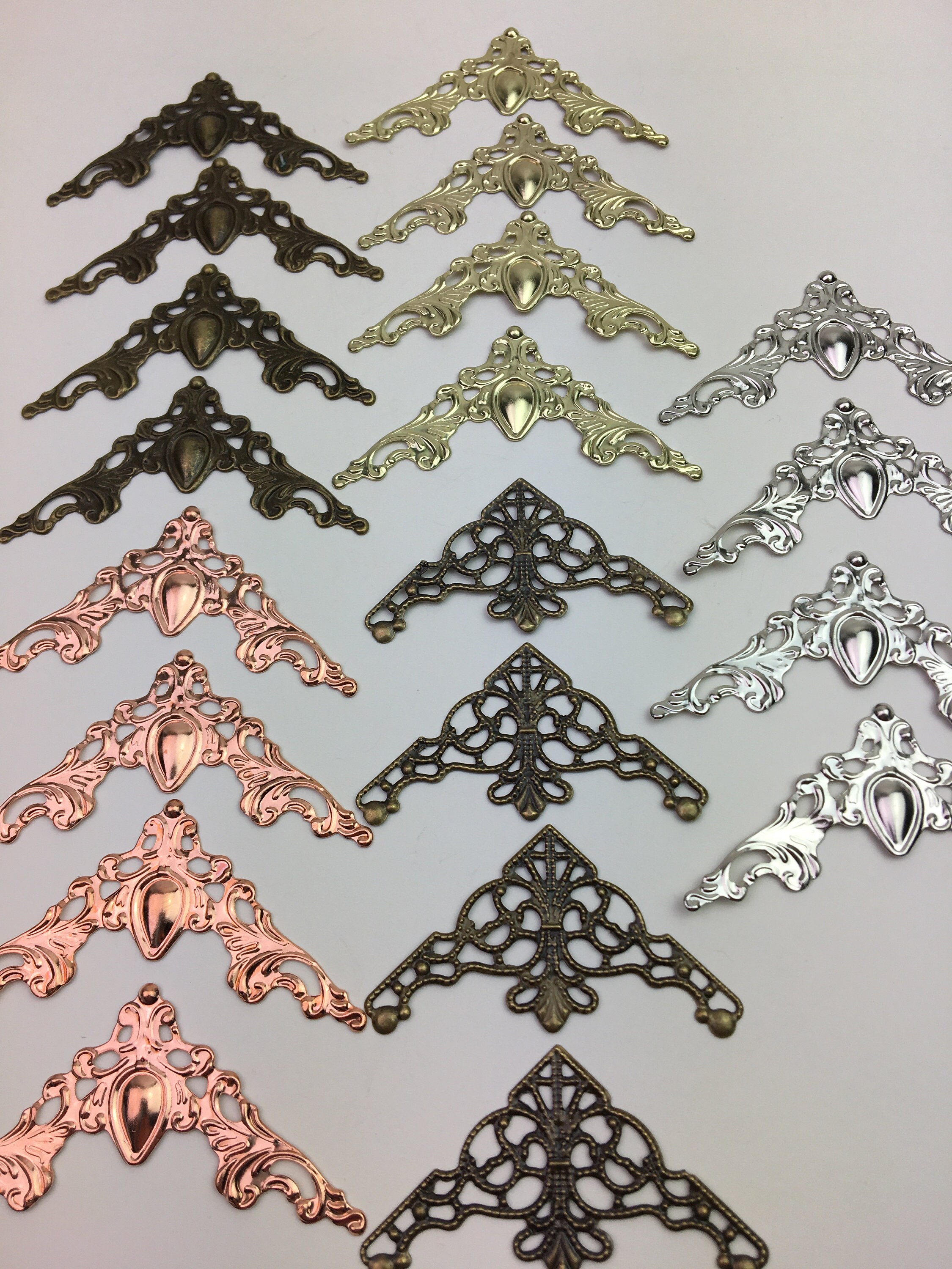 Filigree Corner Pattern