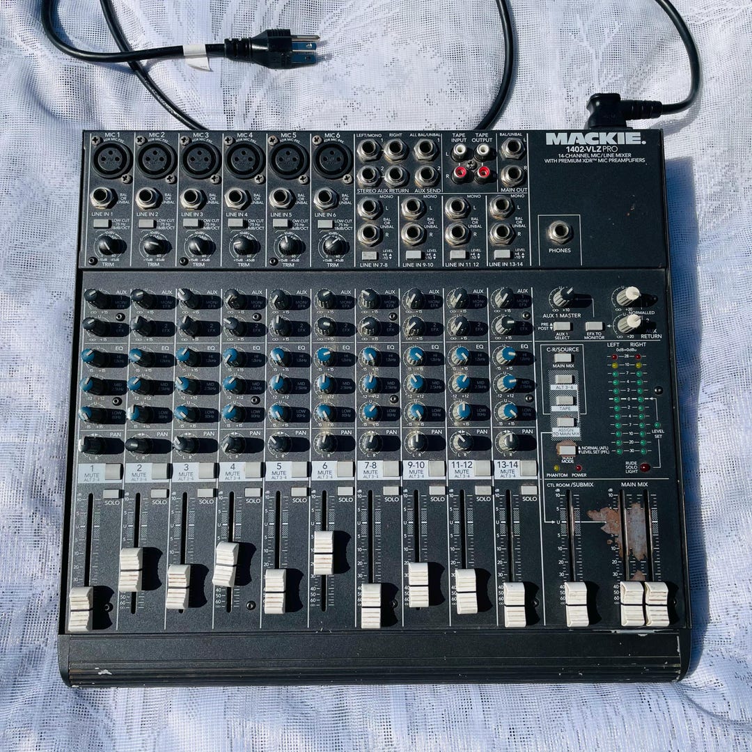 Mackie 1402 Vlz Pro 14 Channel Xdr Mic Preamplifiers Line Sound Board ...