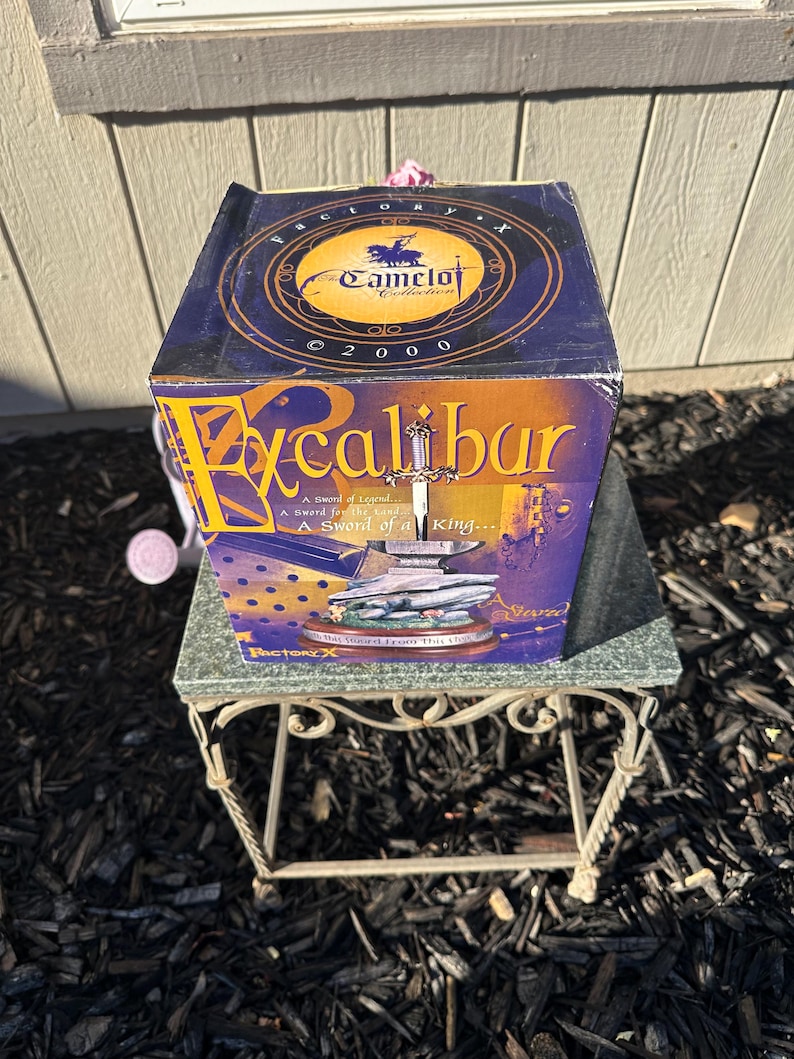 New in Box EXCALIBUR Statue Sword in the Stone Camelot Collection ...
