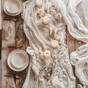 Christmas Holly Table Runner, Ivory Festive Table Decoration, Festive ...