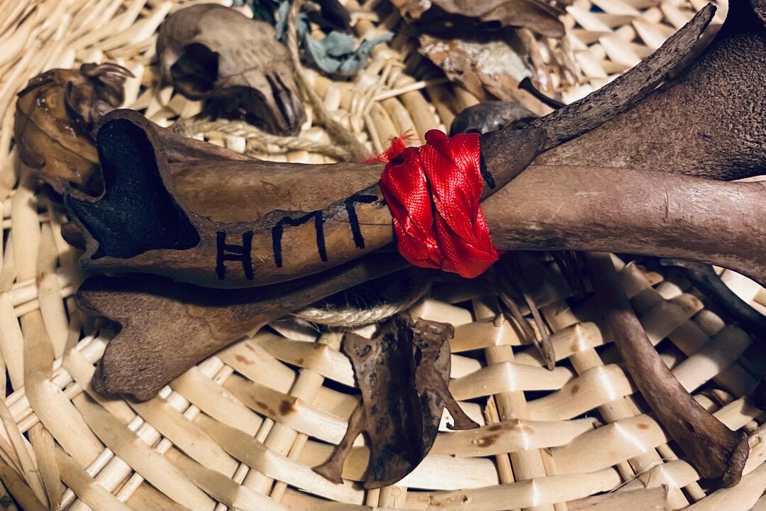 Hela Bone Bundle Offering, Hel Goddess of the Shadows - Etsy