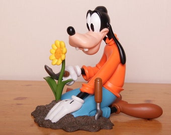 Goofy statue | Etsy