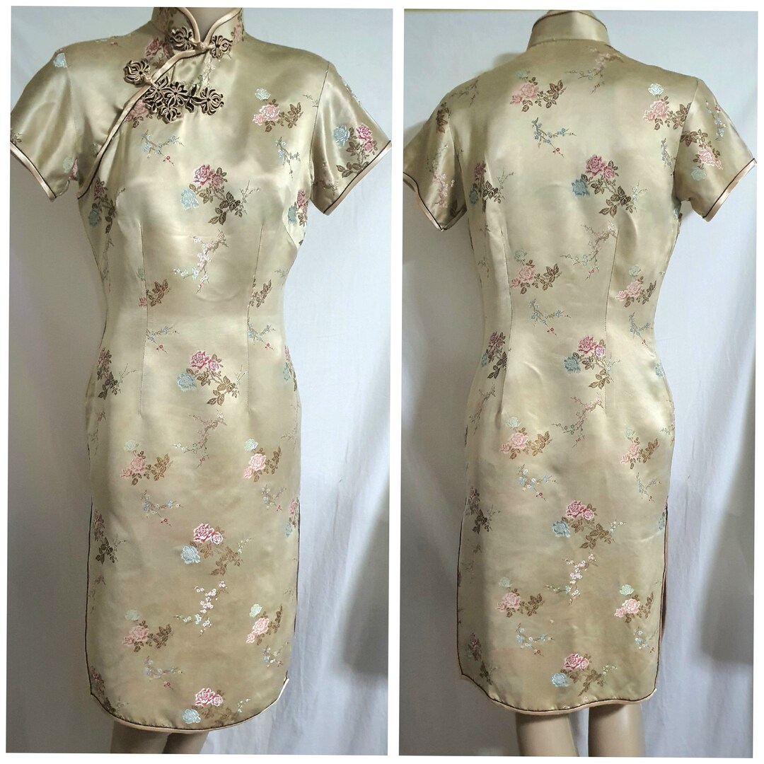 Beautiful Pale C.1960s Champagne Gold Satin Cheongsam Embossed With Red ...