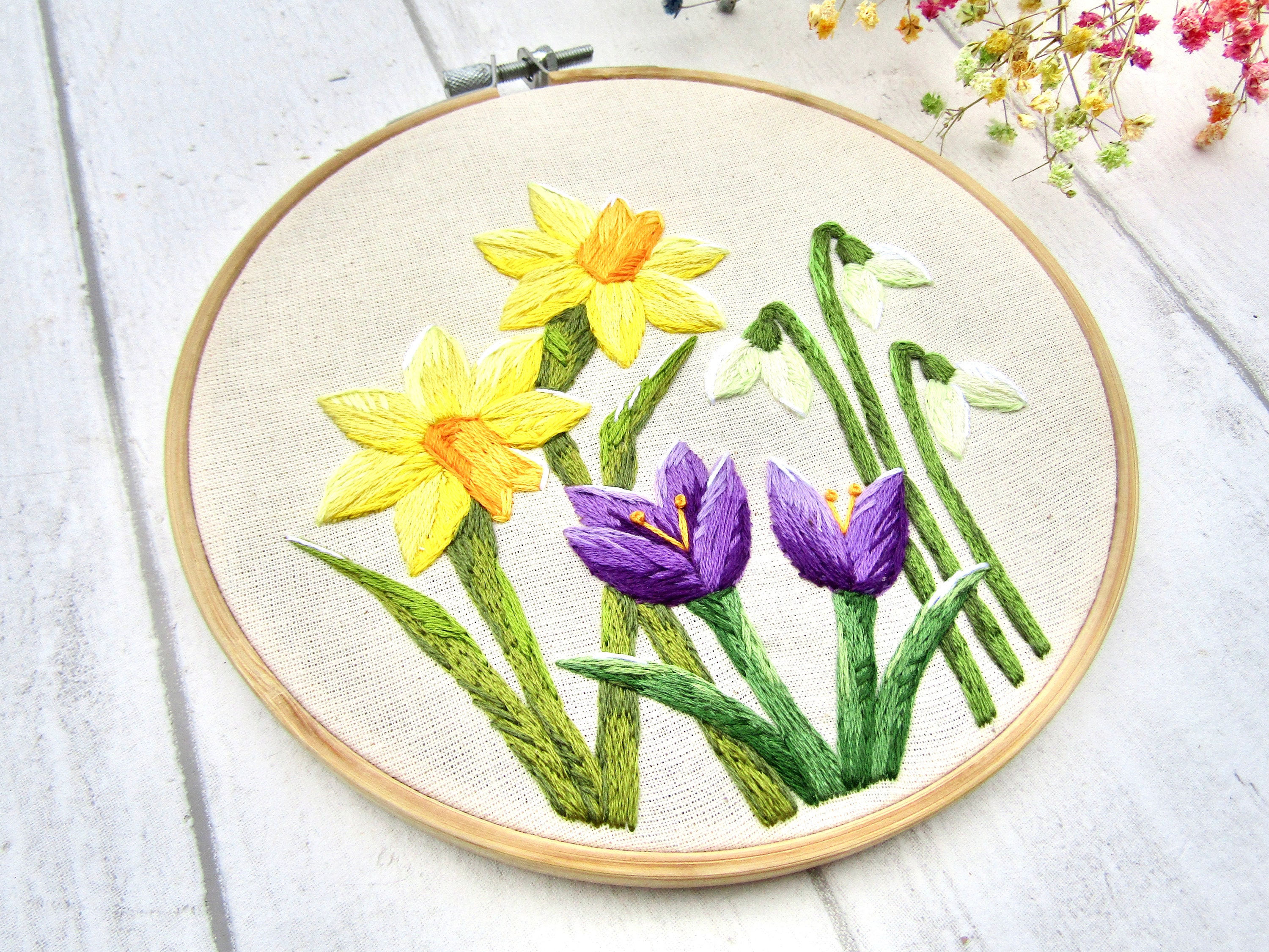Daffodil Embroidery, Flower Embroidery Pattern, Floral Hand Embroidery ...