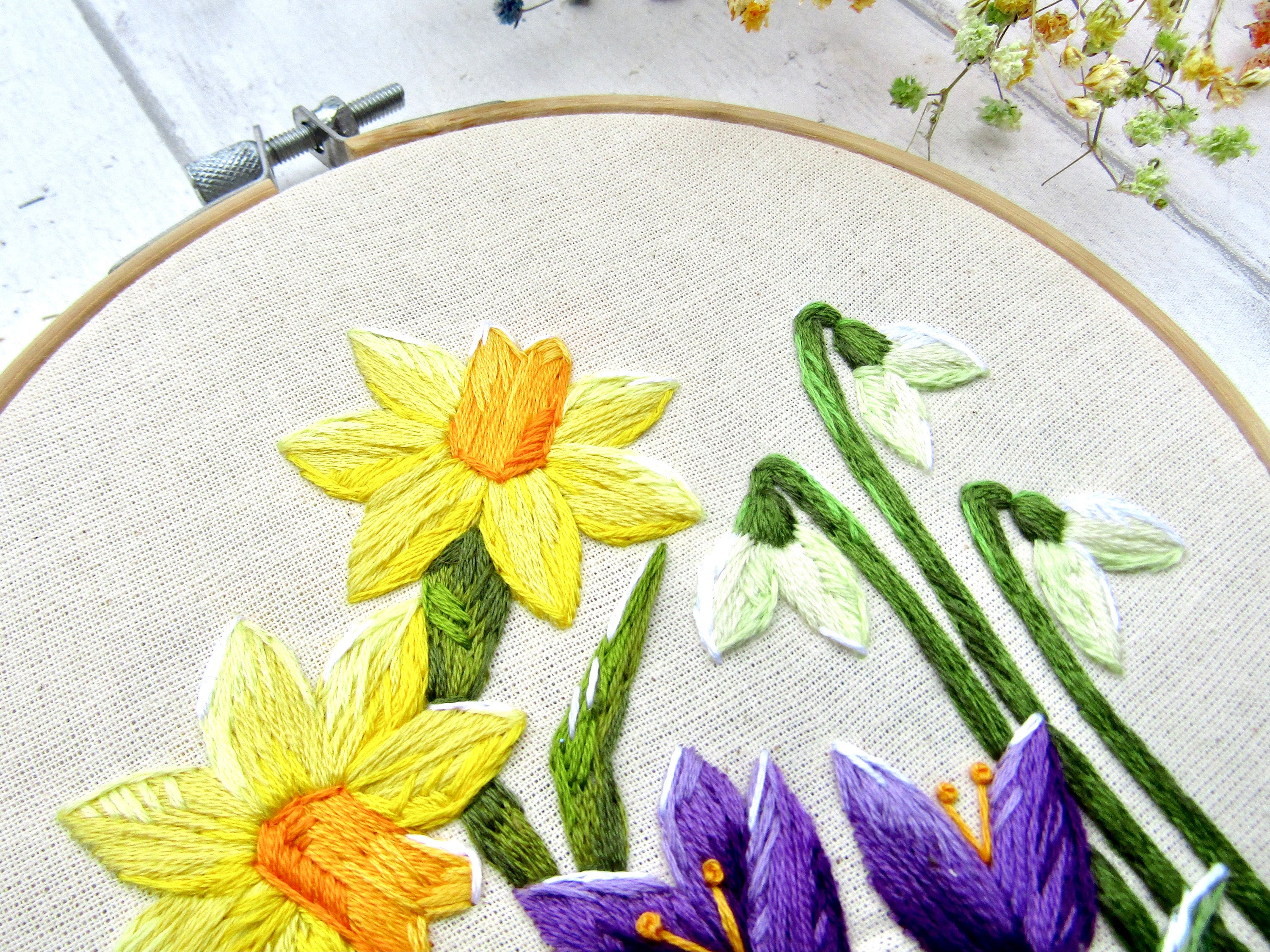 Daffodil Embroidery, Flower Embroidery Pattern, Floral Hand Embroidery ...