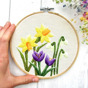 Daffodil Embroidery, Flower Embroidery Pattern, Floral Hand Embroidery ...