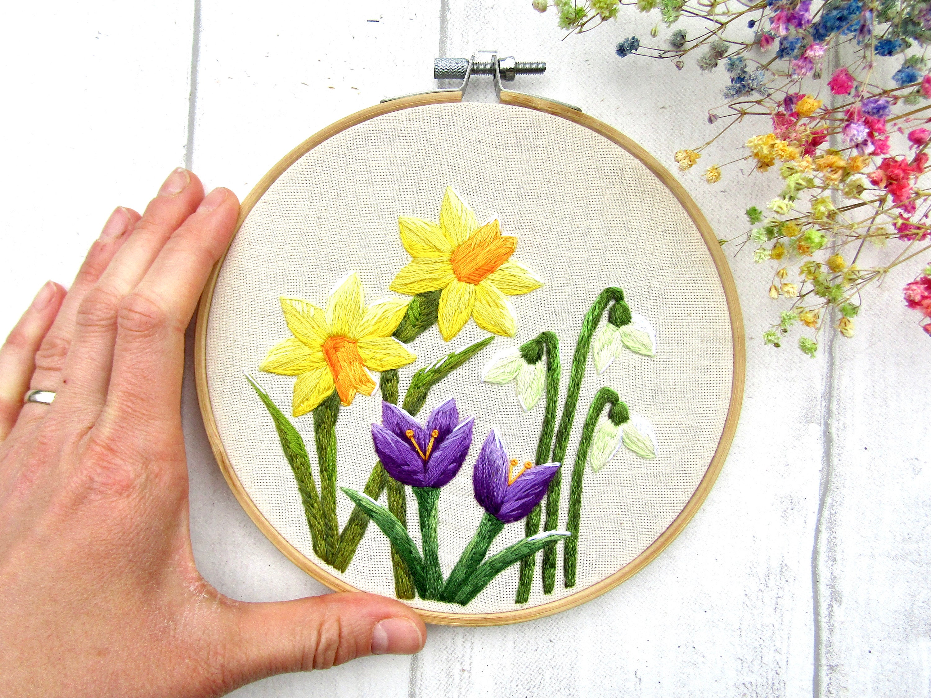 Daffodil Embroidery, Flower Embroidery Pattern, Floral Hand Embroidery ...