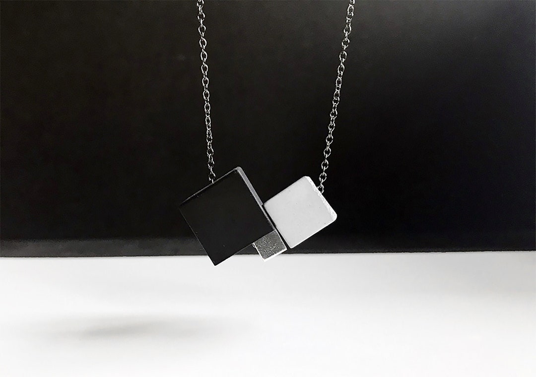 Concrete Chain // CUBE SILVER Dice Concrete Grey / Black With Silver ...