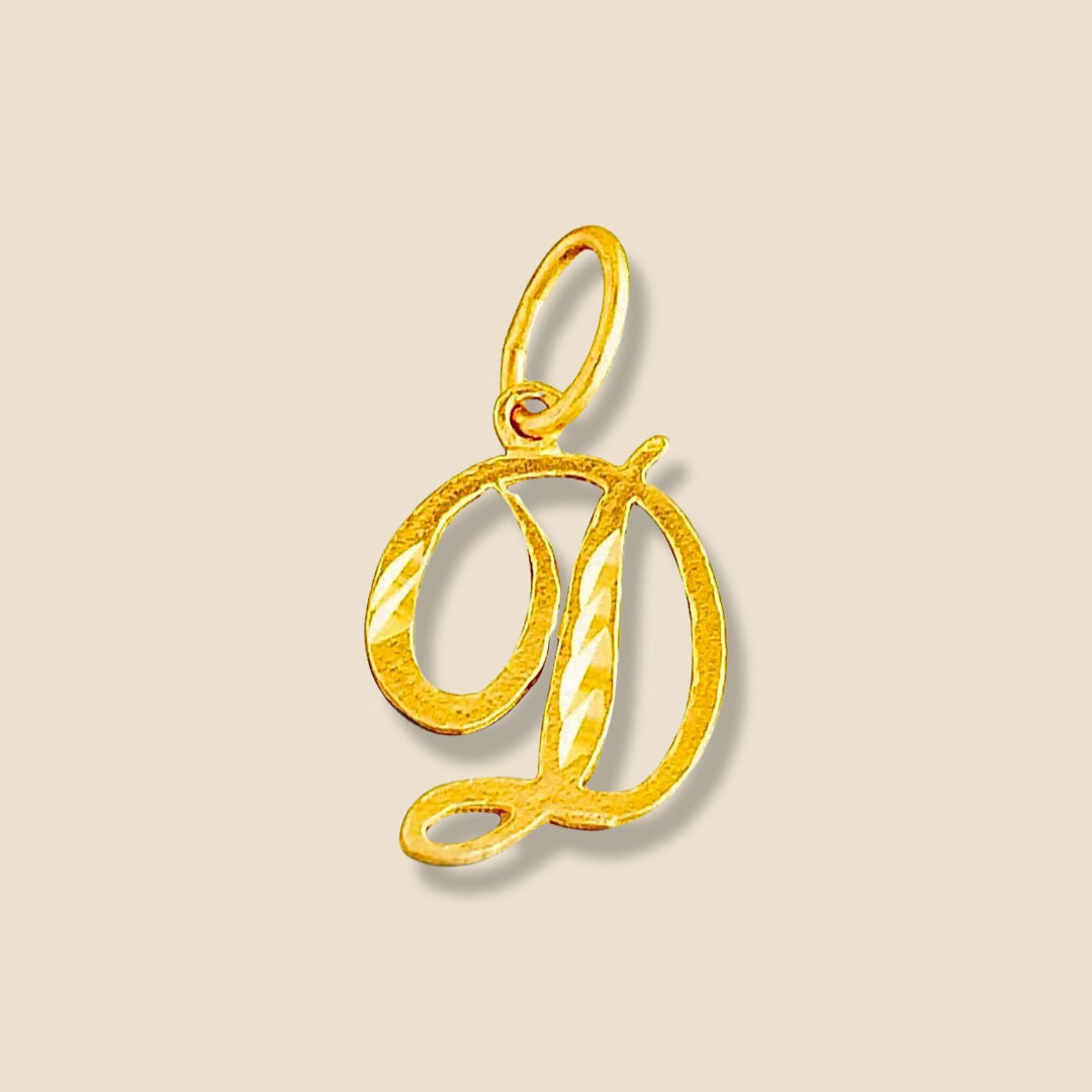 D name pendant store
