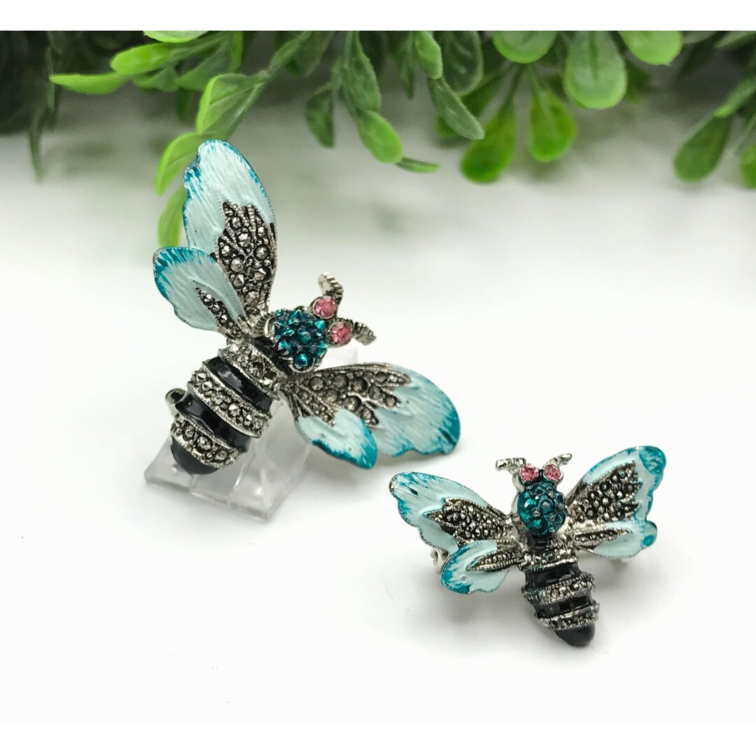 Scatter Pins Bugs With Aqua Wings Set of 2 - Etsy