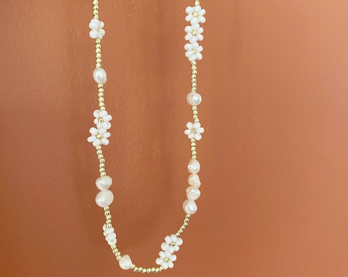 Beaded Daisy Flower Necklace/flower Pearl Bead Necklace/mixed Gemstone ...