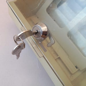 Vintage Plastic Floppy Disk Storage Box With Keys 80s Retro Office ...