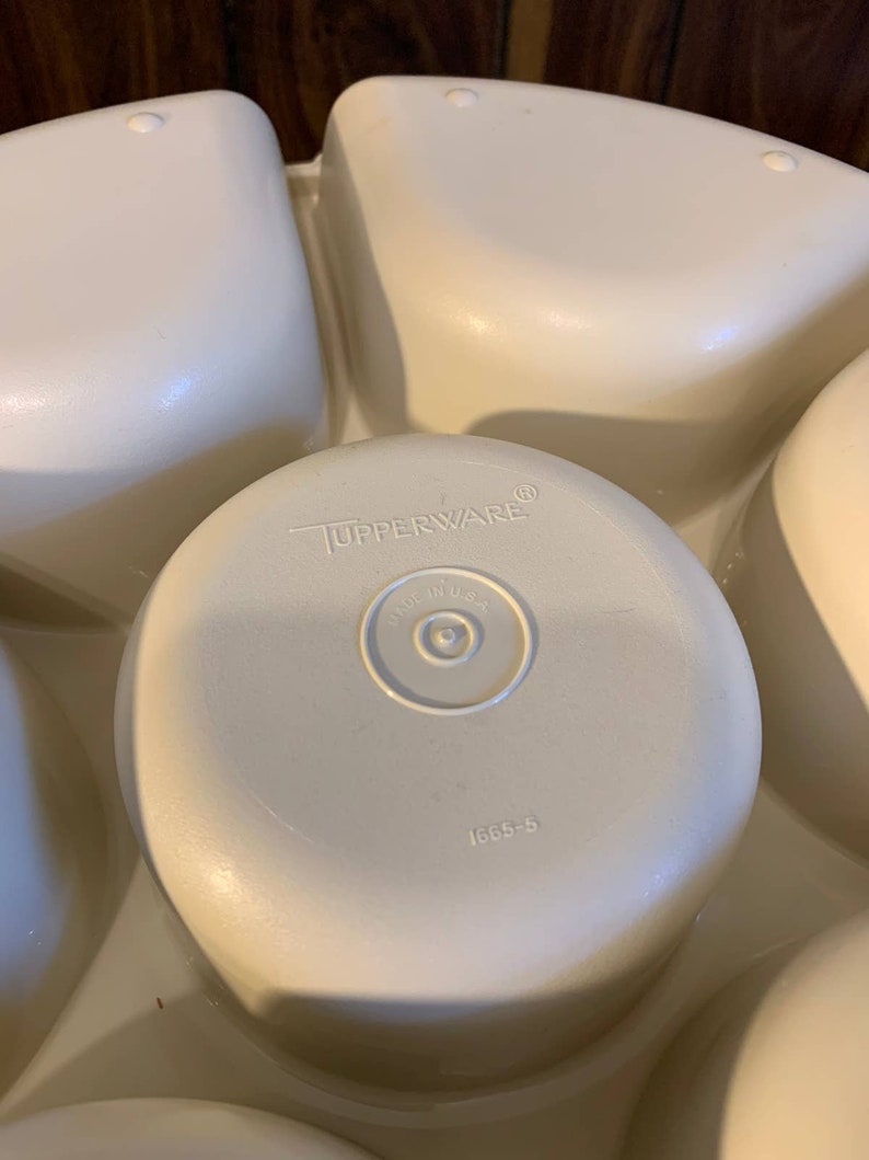 Tupperware Divided Vegetable Chip and Dip Tray With Lid - Etsy