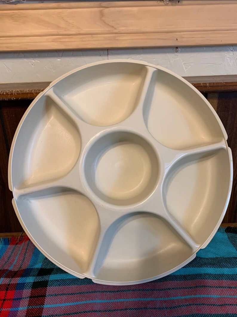 Tupperware Divided Vegetable Chip and Dip Tray With Lid - Etsy