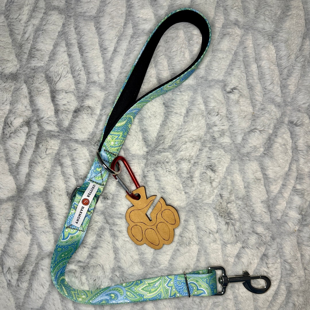 Leash-mounted Laser Cut Wooden Paw Poop Bag Holder Pet Accessory, Walk ...