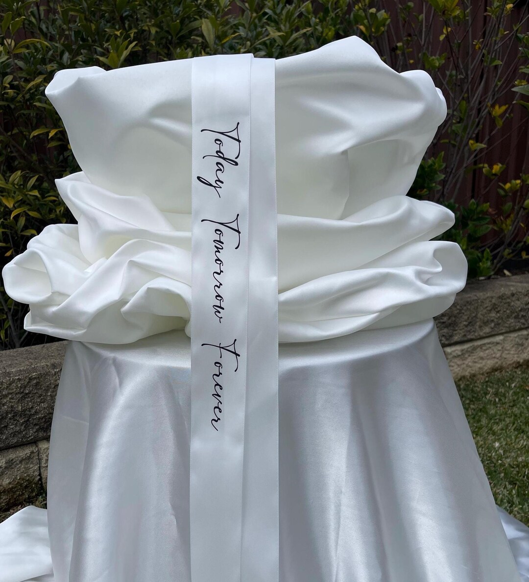 Petal Wishing Well | Elegant Wedding Wishing Well Box | Sculptural ...