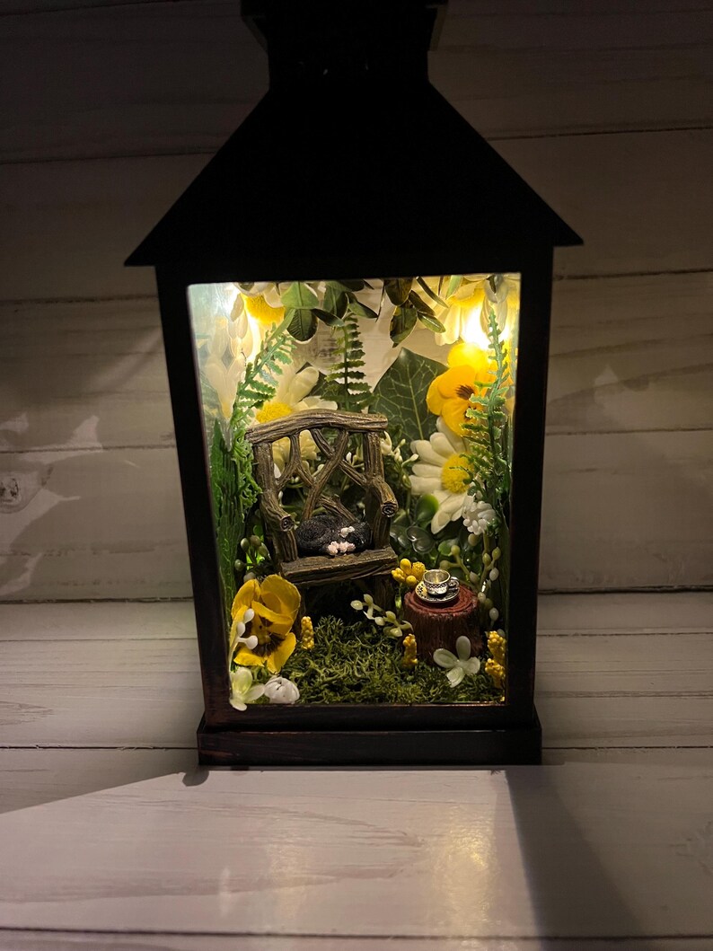 Yellow Daisy Cat Corner Lantern - Etsy