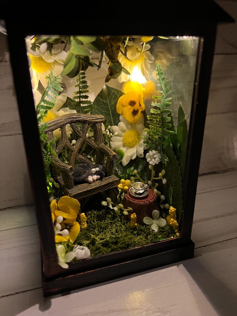Yellow Daisy Cat Corner Lantern - Etsy