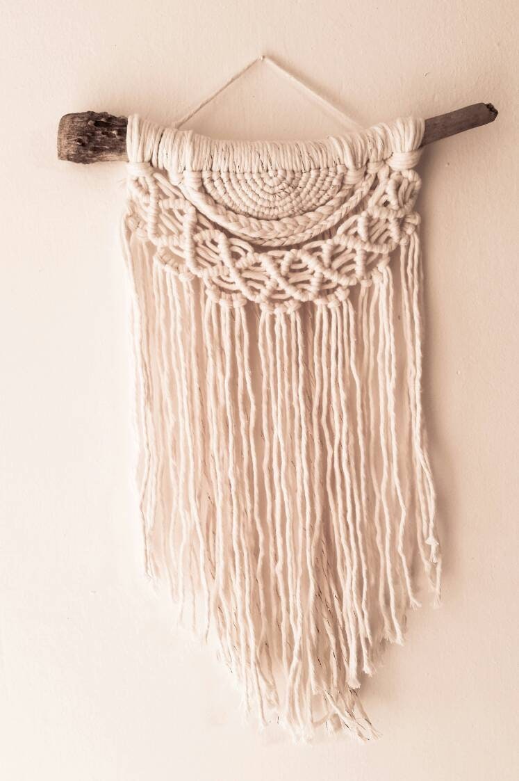 Little deer horn macramè wall hanging - Etsy Italia