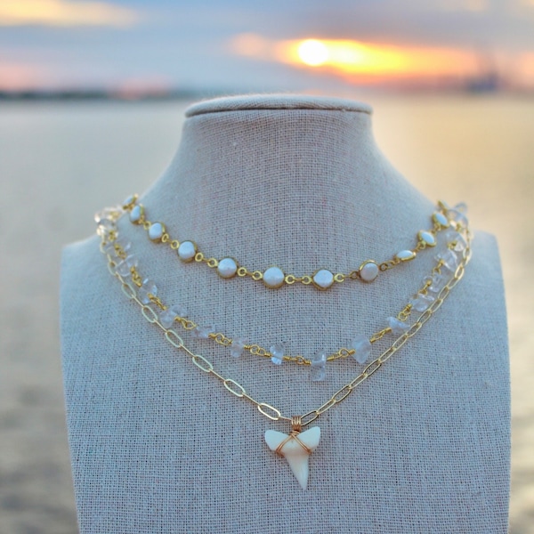 Sharktooth 14k Gold Necklace - Etsy