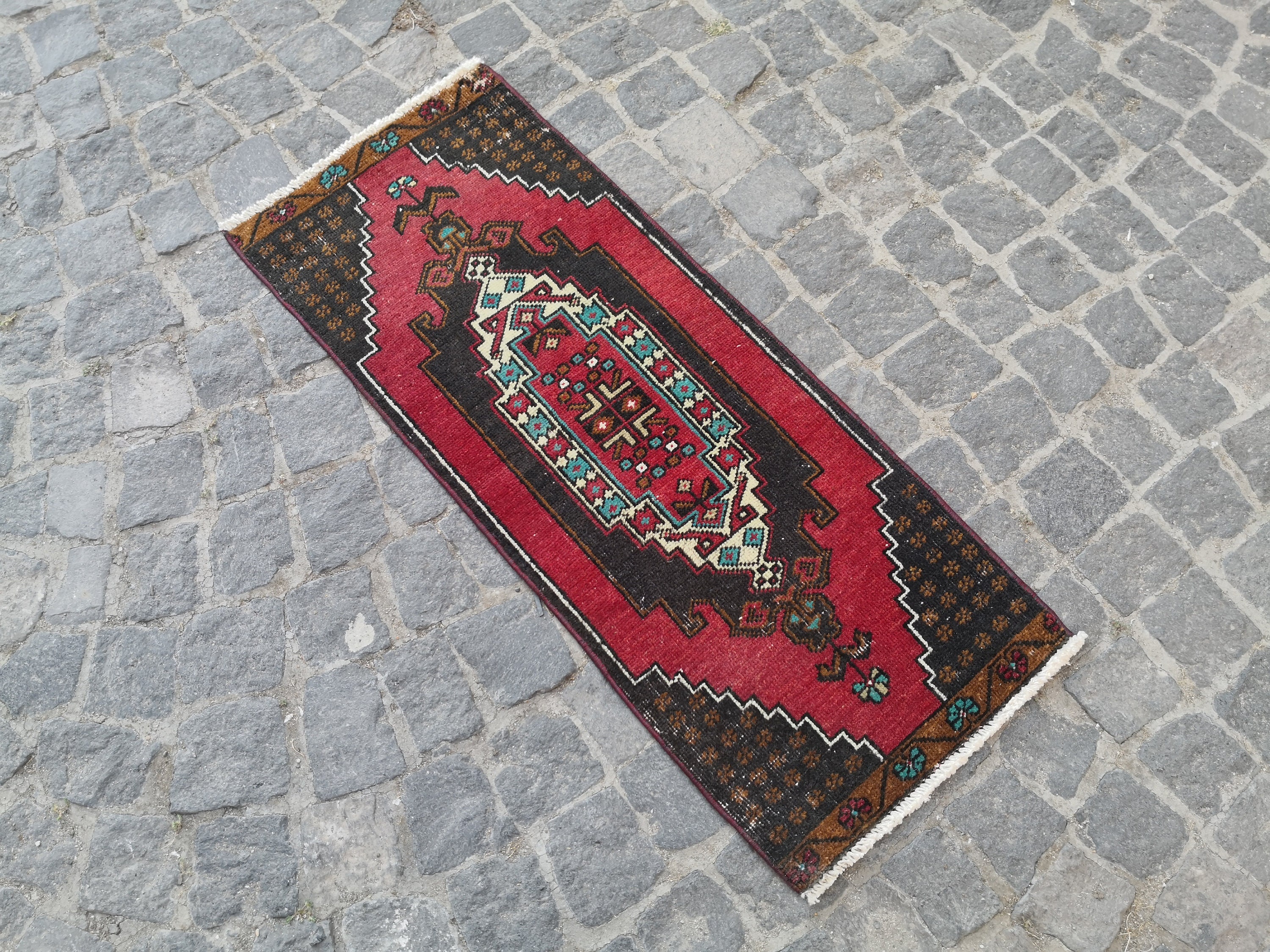 Small Turkish Rug 16x39 İnches Anatolian Vintage Rug Welcome | Etsy