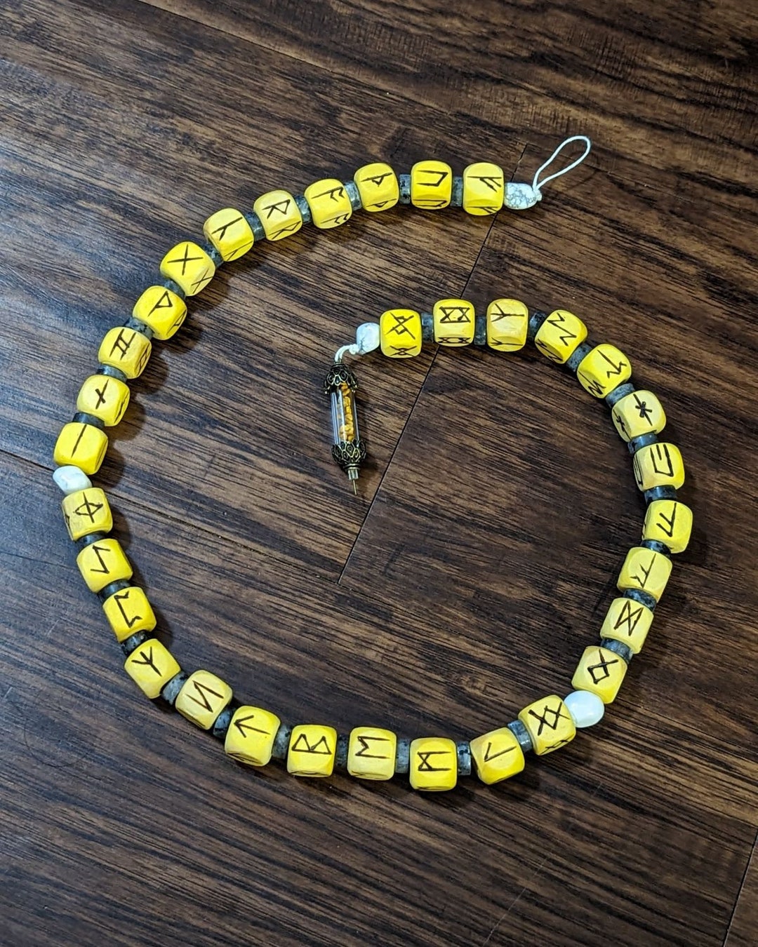 Anglo Saxon Bee Galdr String - Etsy