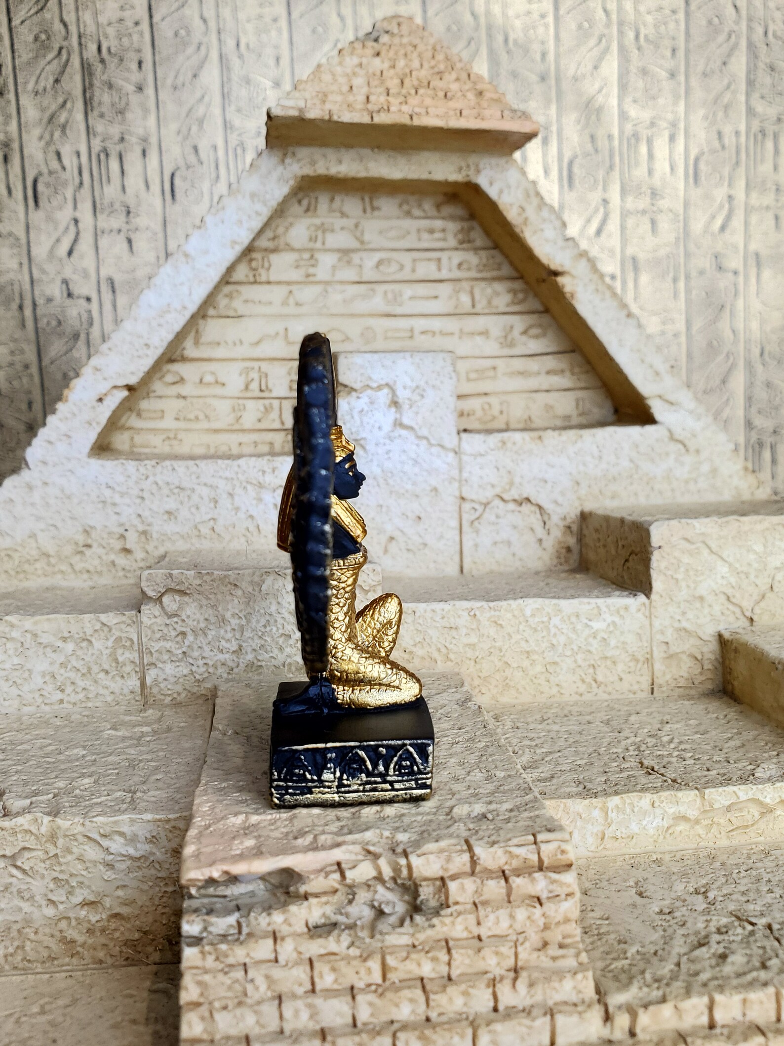 Vintage Isis Mini Statue - Ancient Egyptian Goddess Isis Altar Statue ...