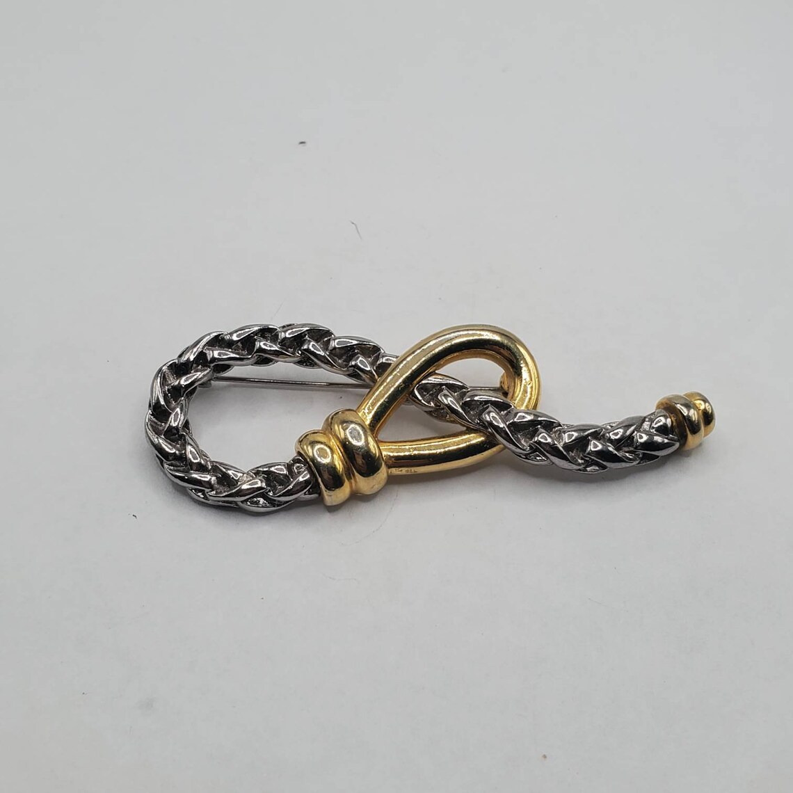 VINTAGE ROPE BROOCH Pin Two Tone Silver & Gold Western Pin Collectible ...