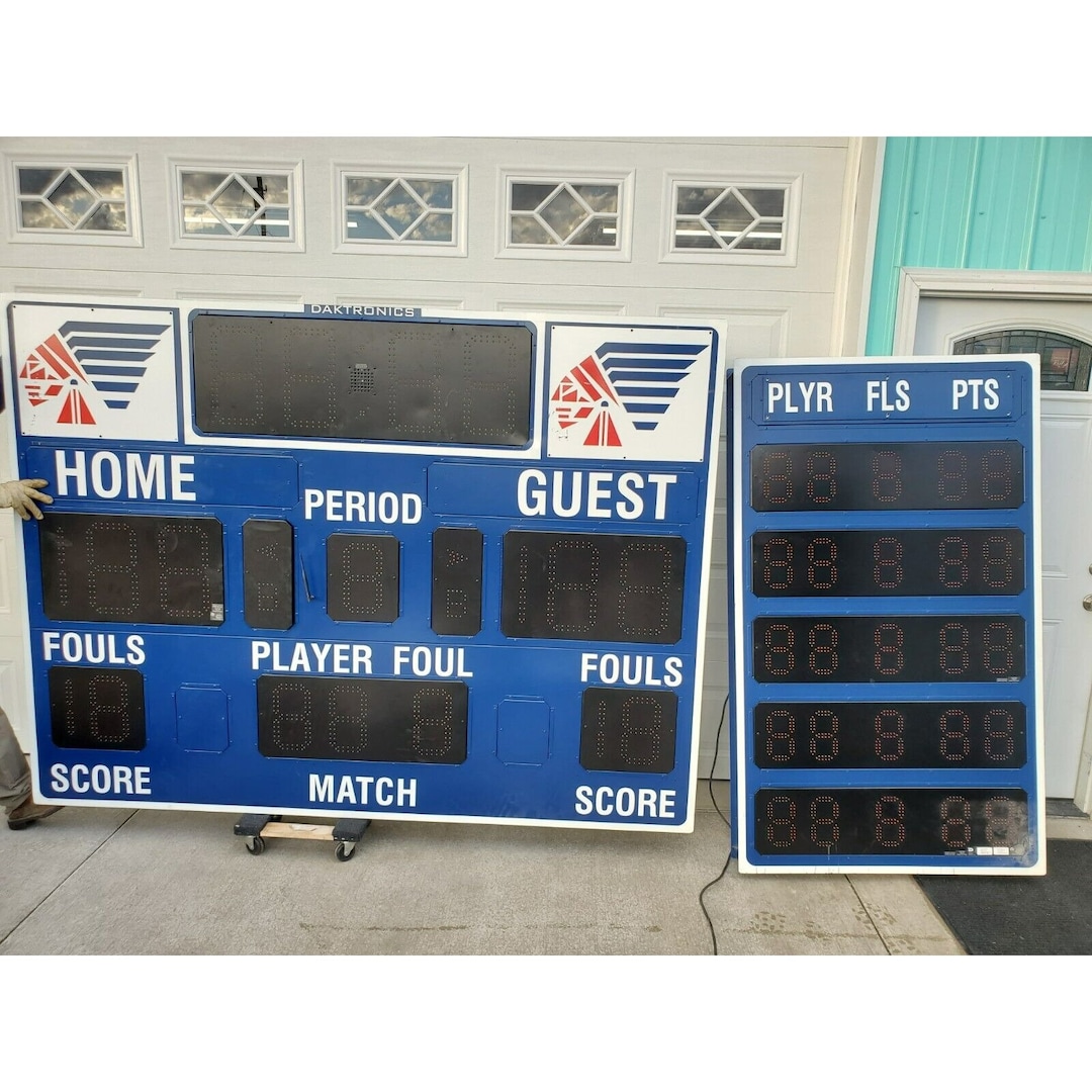 15 Ft DAKTRONICS Basketball SCOREBOARD Complete System With 2 Stat ...