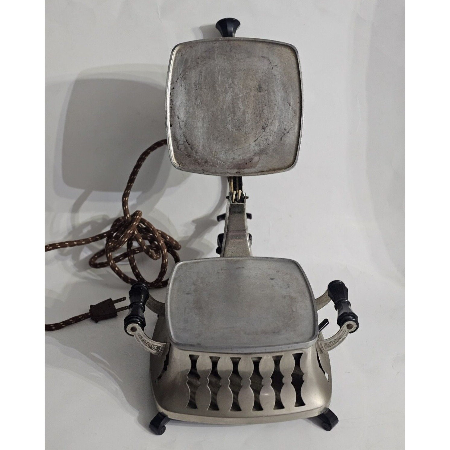 ART DECO CHROME Toaster Star Rite Sandwich Toaster Bakelite Handles the ...