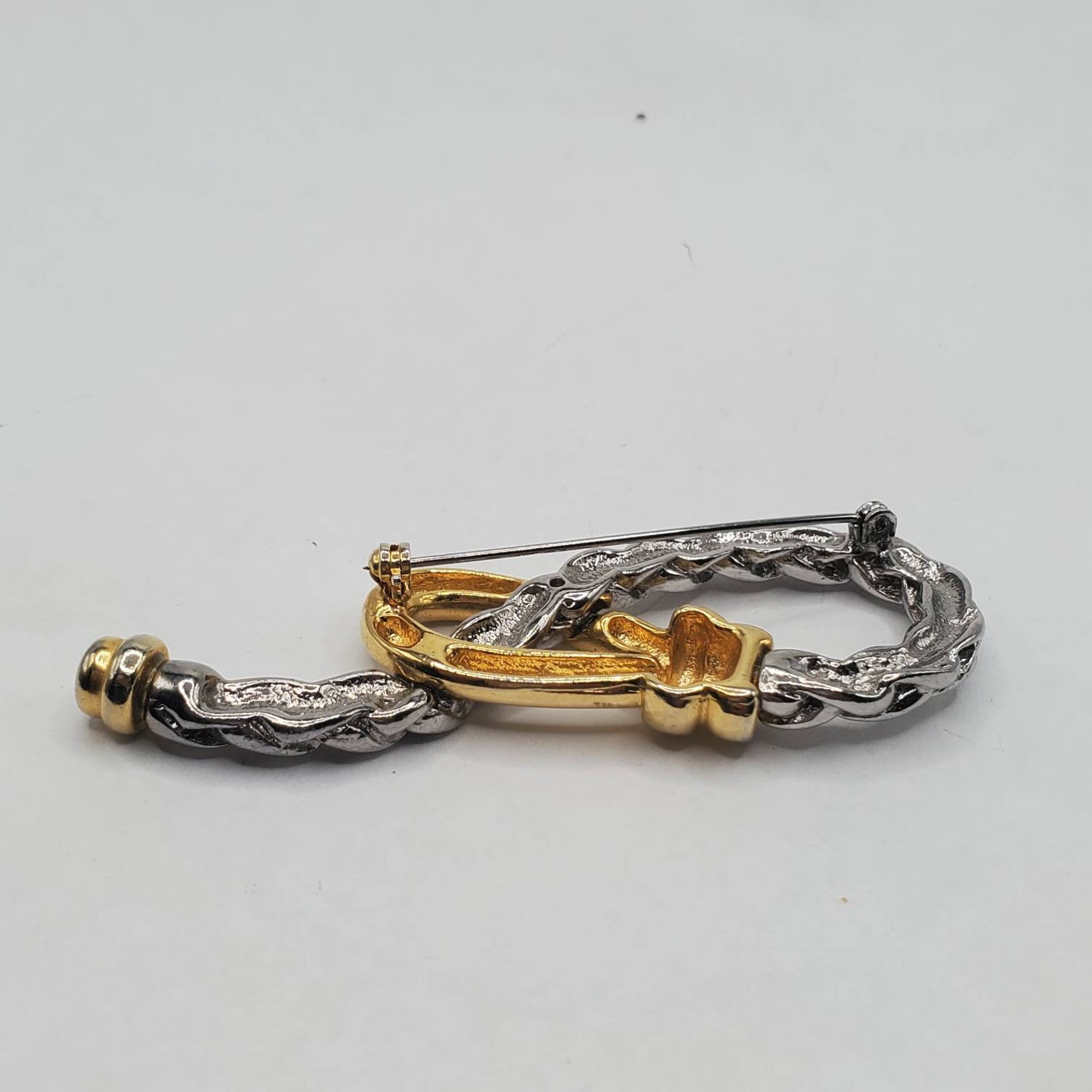 VINTAGE ROPE BROOCH Pin Two Tone Silver & Gold Western Pin Collectible ...