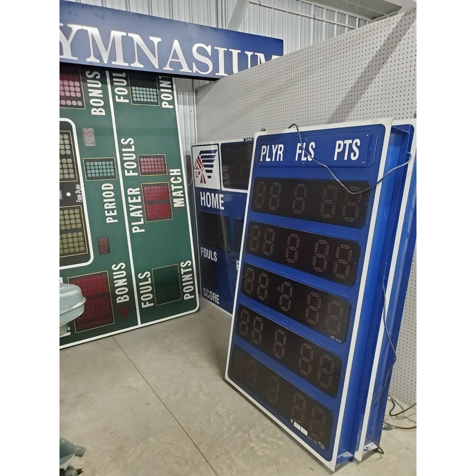 15 Ft DAKTRONICS Basketball SCOREBOARD Complete System With 2 Stat ...