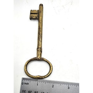 ANTIQUE LARGE IRON Key Catle Key Jail House Lock Key Collectible ...