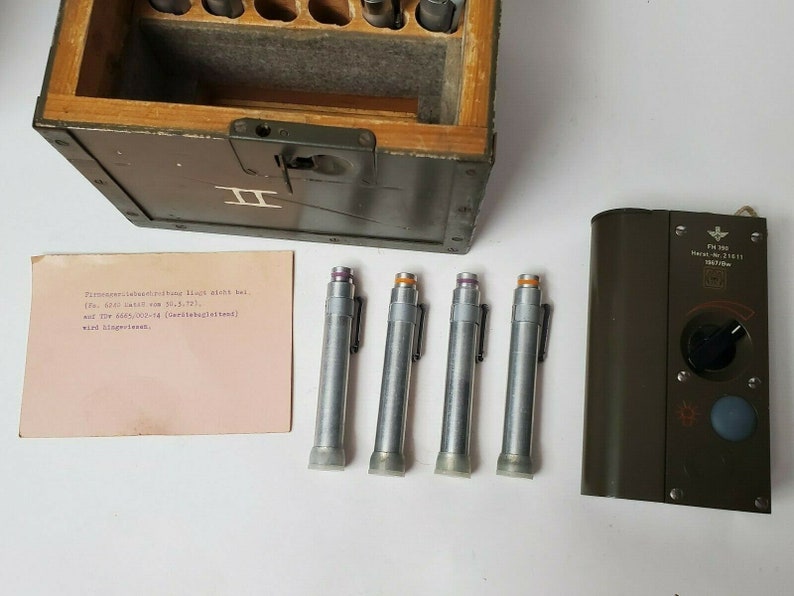 VINTAGE GERMAN MILITARY Tactical Radiation Dosimeter Strahlendosimeter ...