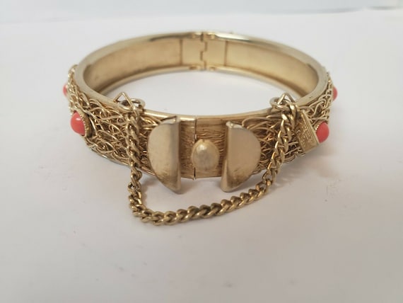 VINTAGE KRAMER Of NEW York Gold Tone Bracelet Designe… - Gem