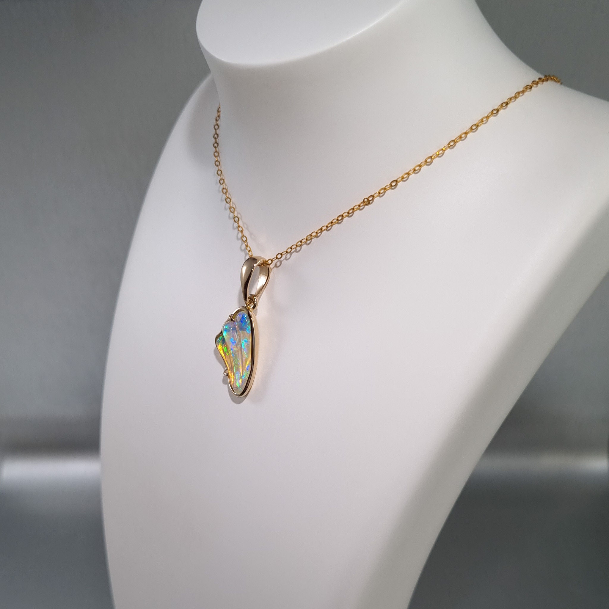 Solid Carved Opal Gold Pendant - Etsy