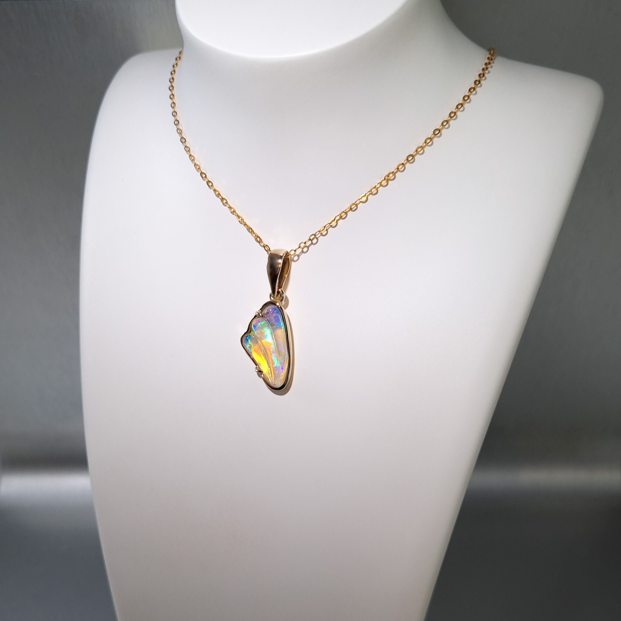 Solid Carved Opal Gold Pendant - Etsy