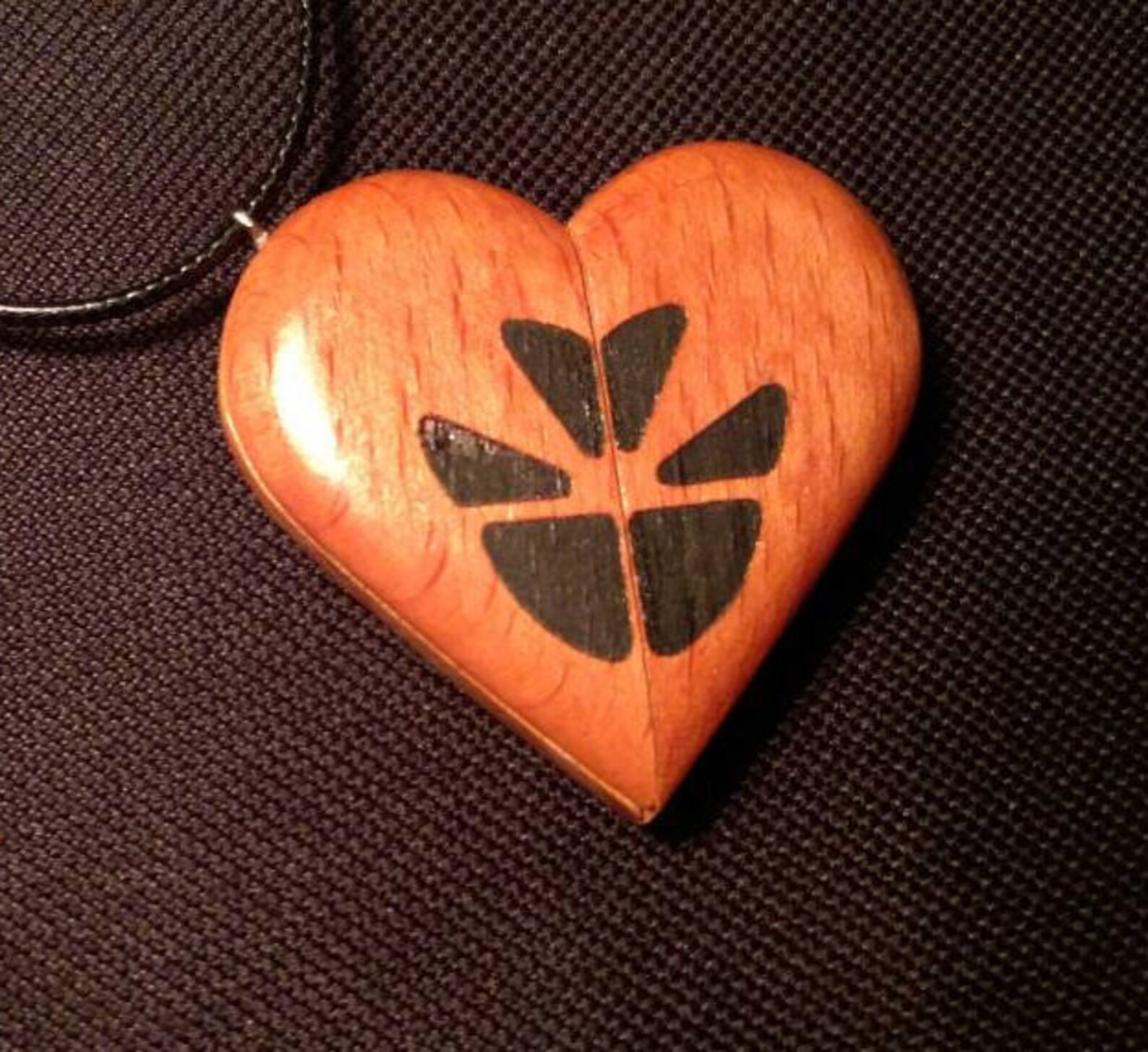 İllusionist locket necklace with photo movie wood necklace | Etsy