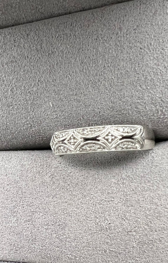 Sterling Silver Diamond Accent Band Ring NWOT 8 - Gem