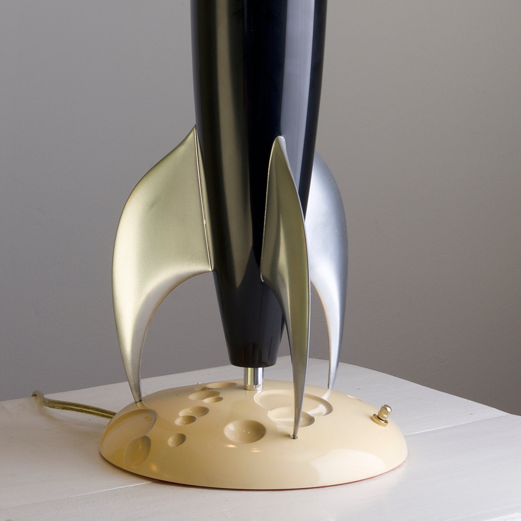 Mid-century Rocket Lamp - Etsy
