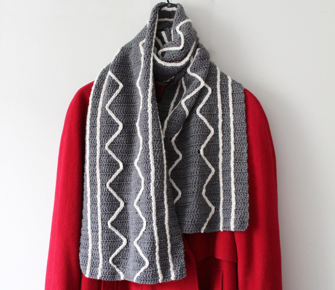 Crochet Pattern for Zigzag Two-tone Scarf With Surface Design - Etsy
