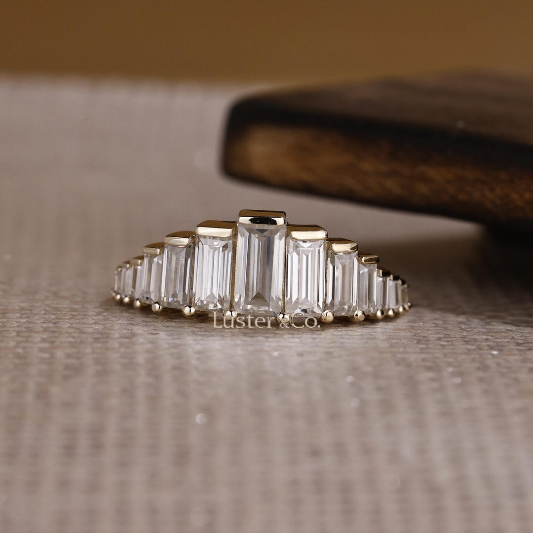 Baguette Diamond Band in Yellow Gold, Graduated Bar Set Eternity Ring ...