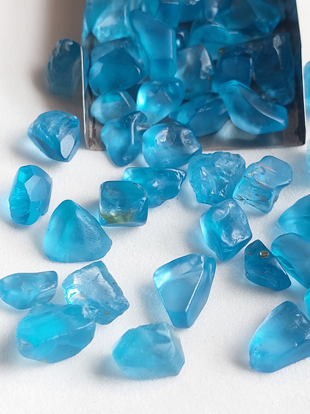 Natural Swiss Blue Topaz Raw Gemstone: Rough Stone for Jewelry, 11-15mm ...