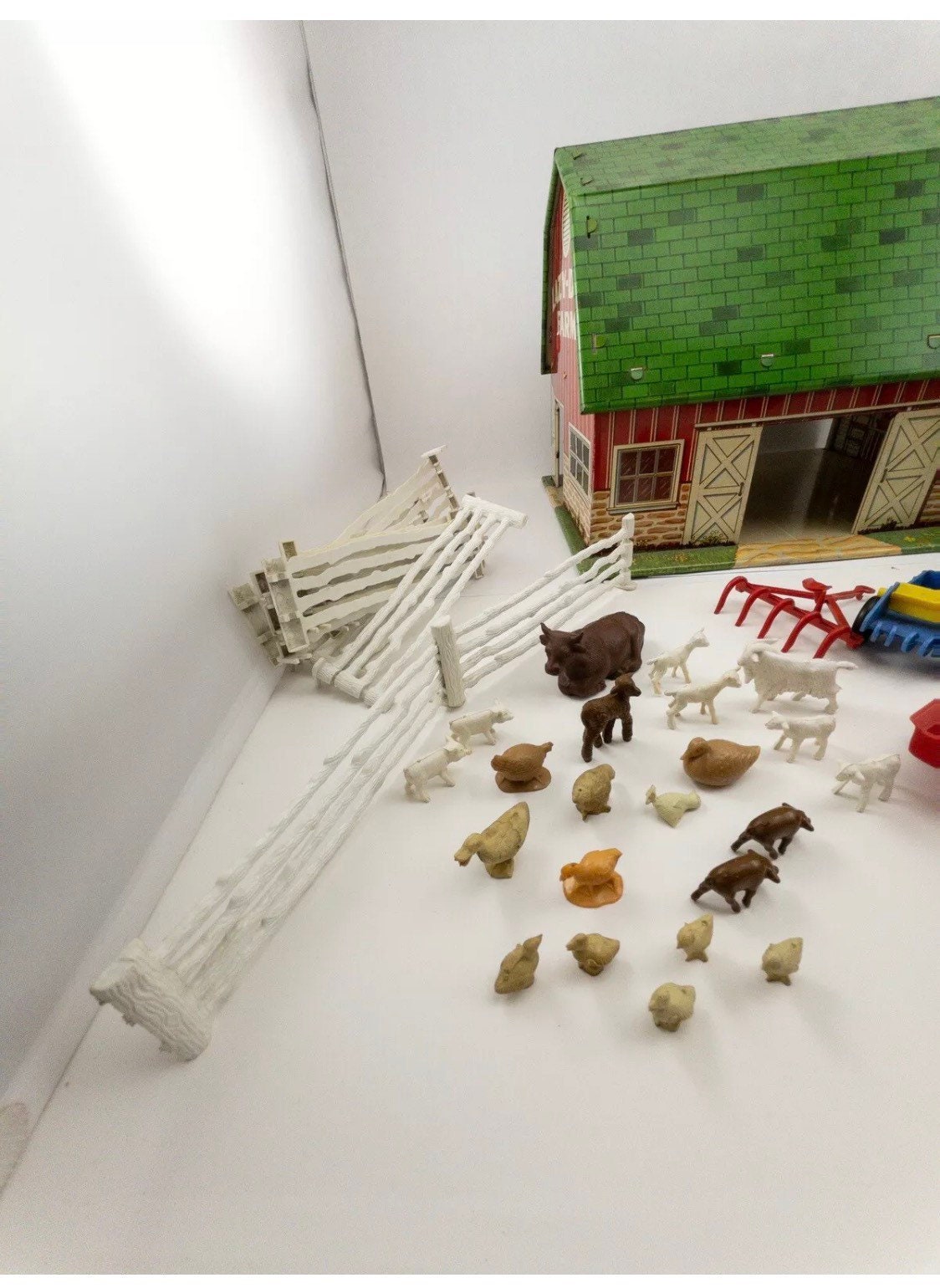 Vtg Marx Lazy Day Farm Tin Barn W/ Animals / Farm Equipment / Fences ...