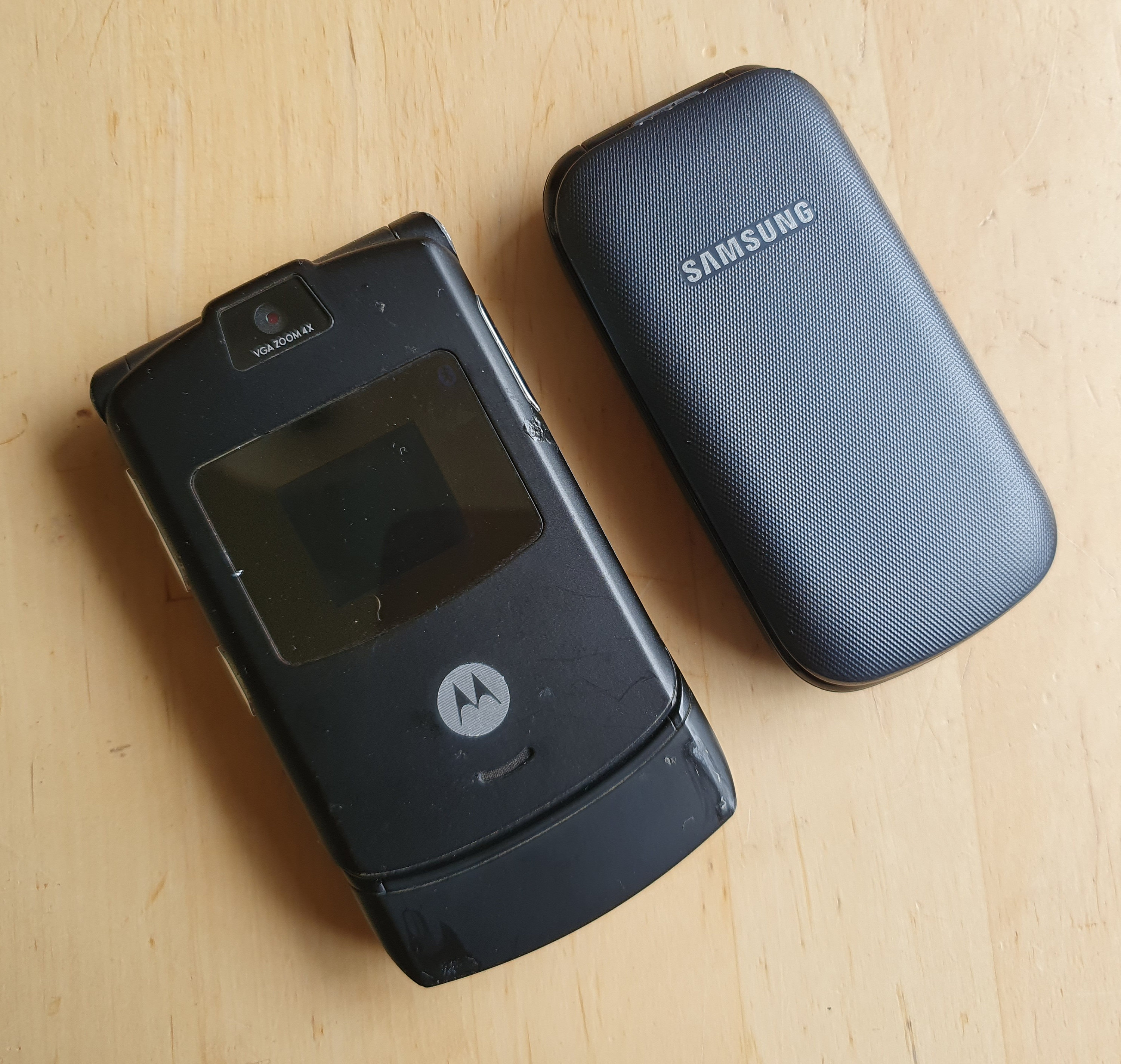 Motorola Razr Flip Phone Dragon