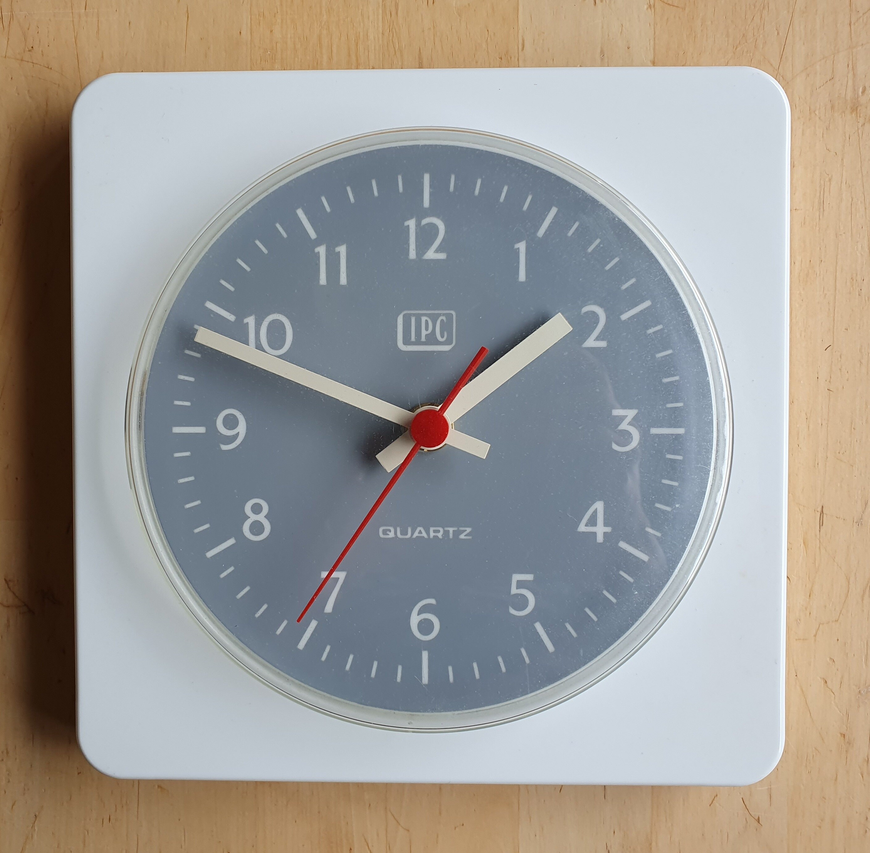 Post Modern Vintage Gray IPC Clock (working), Junghans Clockwork, 80s ...