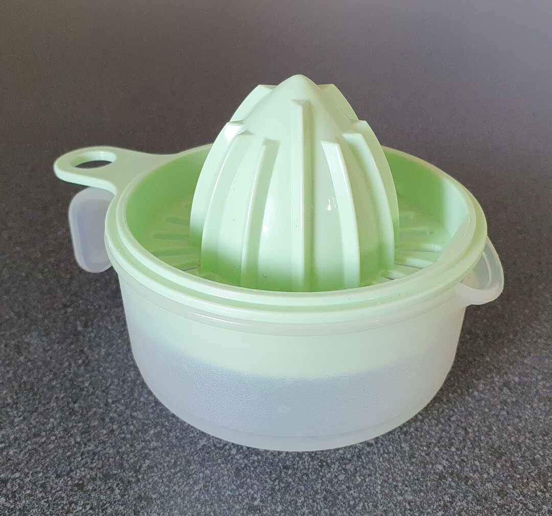 Tupperware Juicer, 70s Tupperware Plastic in White and Mint Green, 1893 ...