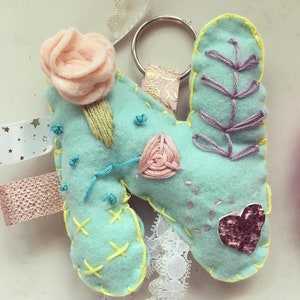 Felt Keychains, Party Favors, Keychain Assorted Animals and Letters ...